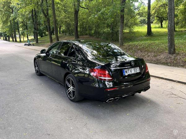 Black Mercedes-Benz E 350 2016 in Kedainiai, with an engine capacity of 2.99 L and mileage of 133 thousand km for 24199 €, photo 7 on AUTOMOTO.COM.LV