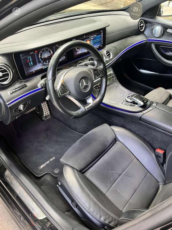 Black Mercedes-Benz E 350 2016 in Kedainiai, with an engine capacity of 2.99 L and mileage of 133 thousand km for 24199 €, photo 8 on AUTOMOTO.COM.LV