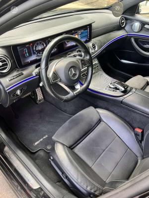 Black Mercedes-Benz E 350 2016 in Kedainiai, with an engine capacity of 2.99 L and mileage of 133 thousand km for 24199 €, photo 9 on AUTOMOTO.COM.LV