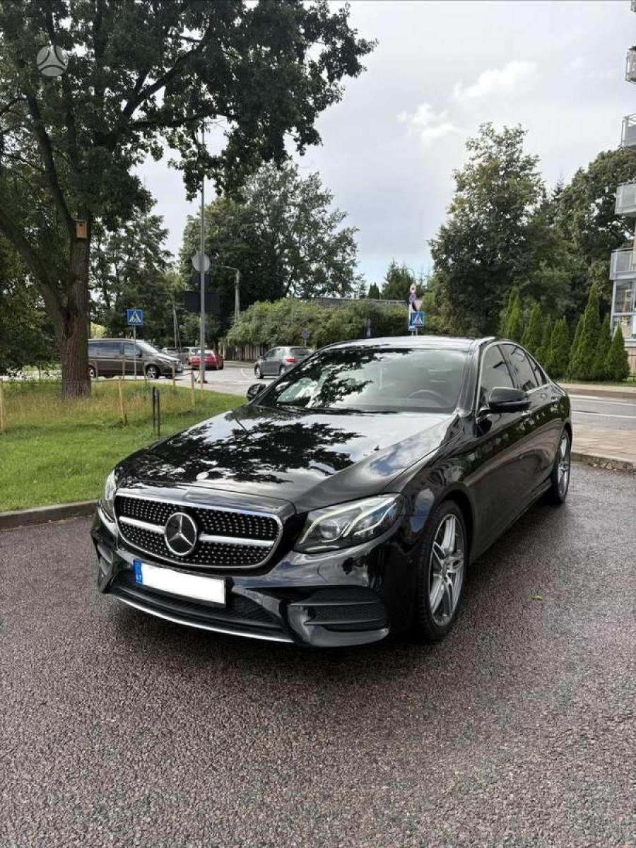 Melns Mercedes-Benz E 350 2016 Viļņa, ar dzinēja tilpumu 2.99 L un nobraukumu 157 tūkst. km par 20900 €, foto 4 vietnē AUTOMOTO.COM.LV