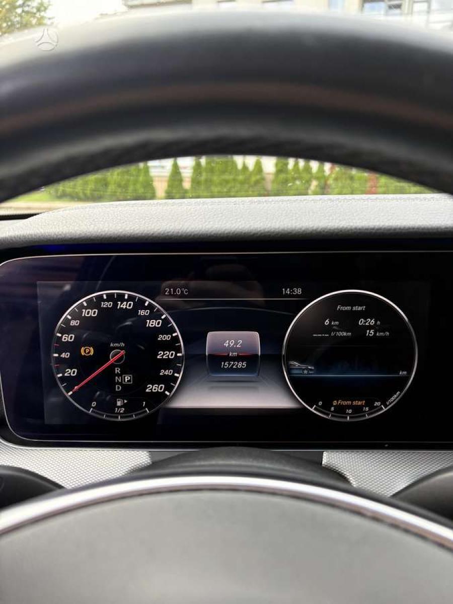 Melns Mercedes-Benz E 350 2016 Viļņa, ar dzinēja tilpumu 2.99 L un nobraukumu 157 tūkst. km par 20900 €, foto 10 vietnē AUTOMOTO.COM.LV