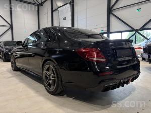 Черный Мерседес E 350 2016 в Рига, объемом двигателя 2.00 л и пробегом 150 тыс. км за 18900 €, фото 5 на AUTOMOTO.COM.LV