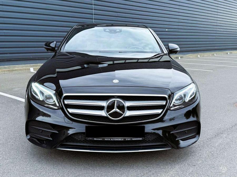 Black Mercedes-Benz E 350 2016 in Alytus, with an engine capacity of 2.99 L and mileage of 197 thousand km for 21000 €, photo 3 on AUTOMOTO.COM.LV