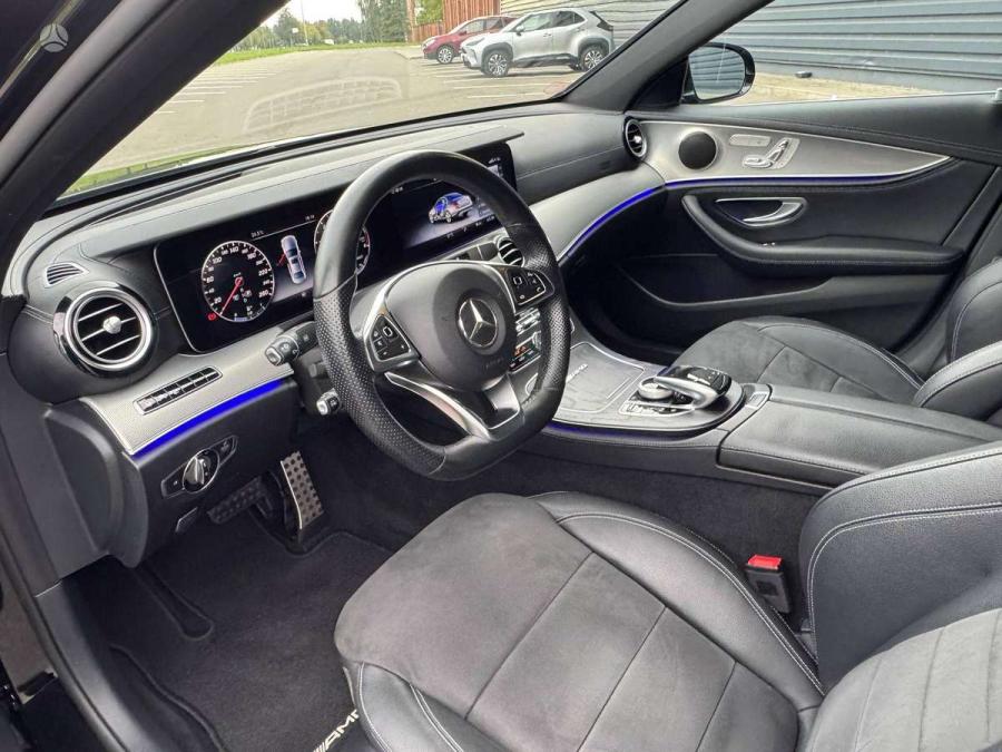 Black Mercedes-Benz E 350 2016 in Alytus, with an engine capacity of 2.99 L and mileage of 197 thousand km for 21000 €, photo 8 on AUTOMOTO.COM.LV