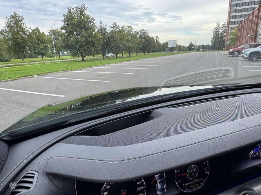 Black Mercedes-Benz E 350 2016 in Alytus, with an engine capacity of 2.99 L and mileage of 197 thousand km for 21000 €, photo 16 on AUTOMOTO.COM.LV