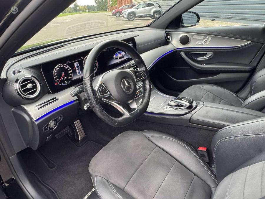 Black Mercedes-Benz E 350 2016 in Alytus, with an engine capacity of 2.99 L and mileage of 197 thousand km for 21000 €, photo 8 on AUTOMOTO.COM.LV
