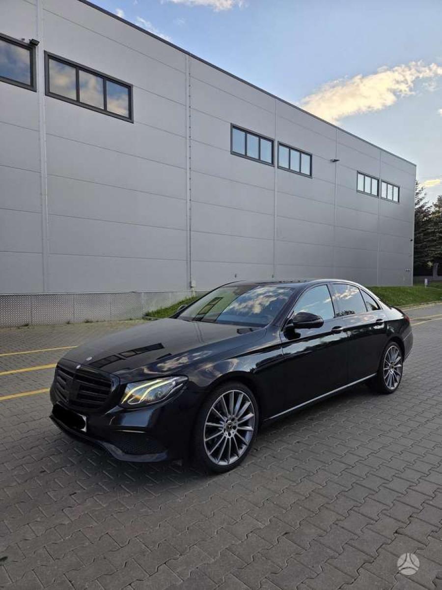 Black Mercedes-Benz E 350 2016 in Vilnius, with an engine capacity of 2.99 L and mileage of 200 thousand km for 17500 €, photo 1 on AUTOMOTO.COM.LV