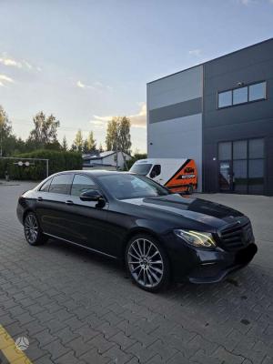 Black Mercedes-Benz E 350 2016 in Vilnius, with an engine capacity of 2.99 L and mileage of 200 thousand km for 17500 €, photo 3 on AUTOMOTO.COM.LV