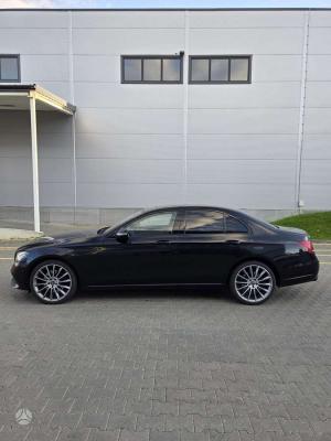Black Mercedes-Benz E 350 2016 in Vilnius, with an engine capacity of 2.99 L and mileage of 200 thousand km for 17500 €, photo 7 on AUTOMOTO.COM.LV