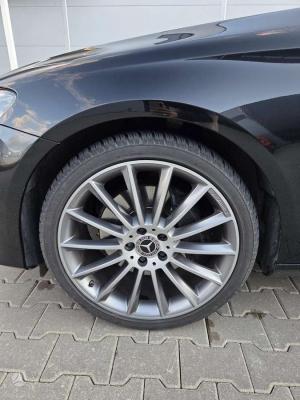 Black Mercedes-Benz E 350 2016 in Vilnius, with an engine capacity of 2.99 L and mileage of 200 thousand km for 17500 €, photo 8 on AUTOMOTO.COM.LV