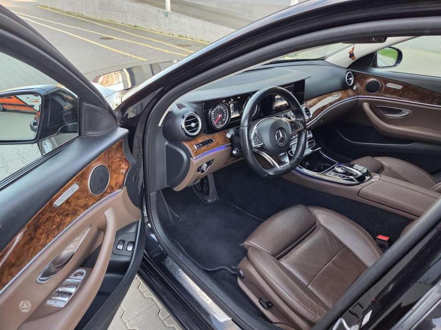 Black Mercedes-Benz E 350 2016 in Vilnius, with an engine capacity of 2.99 L and mileage of 200 thousand km for 17500 €, photo 12 on AUTOMOTO.COM.LV
