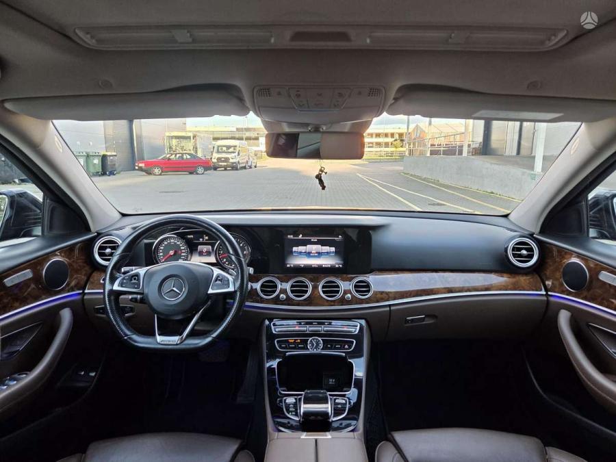 Black Mercedes-Benz E 350 2016 in Vilnius, with an engine capacity of 2.99 L and mileage of 200 thousand km for 17500 €, photo 16 on AUTOMOTO.COM.LV