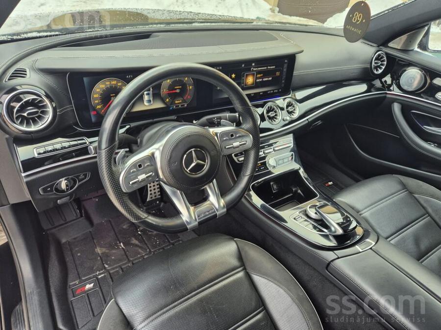 Black Mercedes-Benz E 350 2016 in Daugavpils, with an engine capacity of 3.00 L and mileage of 101 thousand km for 25000 €, photo 1 on AUTOMOTO.COM.LV