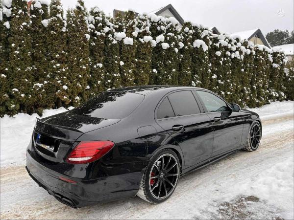 Black Mercedes-Benz E 350 2017 in Vilnius, with an engine capacity of 2.99 L and mileage of 168 thousand km for 21400 €, photo 3 on AUTOMOTO.COM.LV