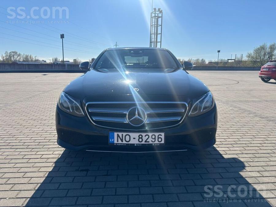Black Mercedes-Benz E 350 2017 in Riga, with an engine capacity of 3.00 L and mileage of 240 thousand km for 22900 €, photo 1 on AUTOMOTO.COM.LV
