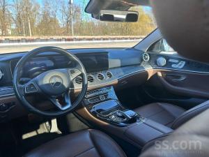 Black Mercedes-Benz E 350 2017 in Riga, with an engine capacity of 3.00 L and mileage of 240 thousand km for 22900 €, photo 12 on AUTOMOTO.COM.LV