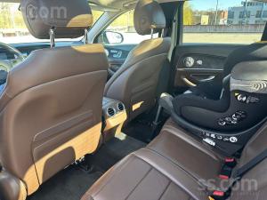 Black Mercedes-Benz E 350 2017 in Riga, with an engine capacity of 3.00 L and mileage of 240 thousand km for 22900 €, photo 13 on AUTOMOTO.COM.LV