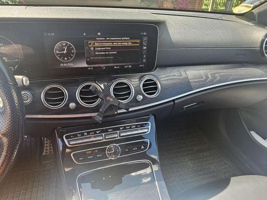 Melns Mercedes-Benz E 350 2017 Alīta, ar dzinēja tilpumu 2.99 L un nobraukumu 195 tūkst. km par 33500 €, foto 12 vietnē AUTOMOTO.COM.LV