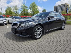 Black Mercedes-Benz E 350 2017 in Vilnius, with an engine capacity of 2.99 L and mileage of 200 thousand km for 15000 €, photo 3 on AUTOMOTO.COM.LV