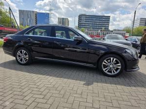 Black Mercedes-Benz E 350 2017 in Vilnius, with an engine capacity of 2.99 L and mileage of 200 thousand km for 15000 €, photo 6 on AUTOMOTO.COM.LV