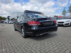 Black Mercedes-Benz E 350 2017 in Vilnius, with an engine capacity of 2.99 L and mileage of 200 thousand km for 15000 €, photo 8 on AUTOMOTO.COM.LV