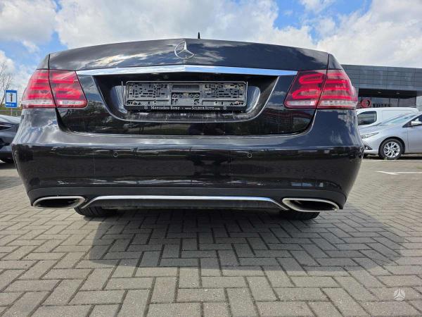 Black Mercedes-Benz E 350 2017 in Vilnius, with an engine capacity of 2.99 L and mileage of 200 thousand km for 15000 €, photo 8 on AUTOMOTO.COM.LV