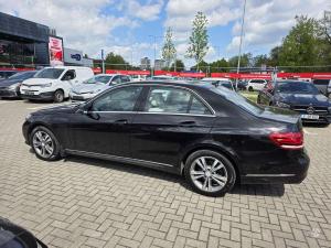 Black Mercedes-Benz E 350 2017 in Vilnius, with an engine capacity of 2.99 L and mileage of 200 thousand km for 15000 €, photo 10 on AUTOMOTO.COM.LV