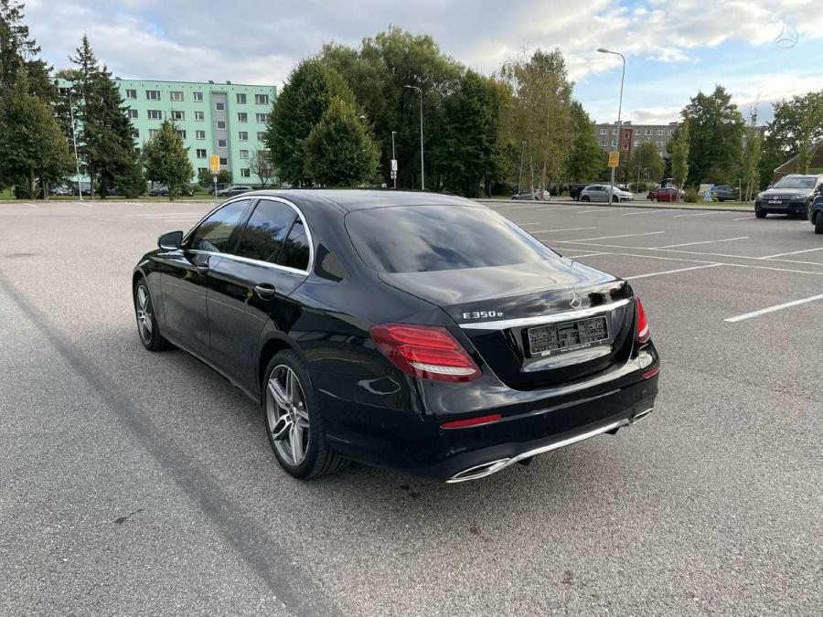 Melns Mercedes-Benz E 350 2018 Pērnava, ar dzinēja tilpumu 0.00 L un nobraukumu 146 tūkst. km par 21900 €, foto 4 vietnē AUTOMOTO.COM.LV