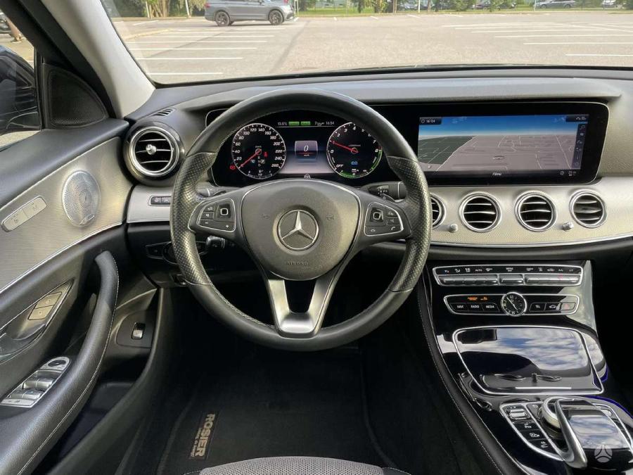 Melns Mercedes-Benz E 350 2018 Pērnava, ar dzinēja tilpumu 0.00 L un nobraukumu 146 tūkst. km par 21900 €, foto 9 vietnē AUTOMOTO.COM.LV