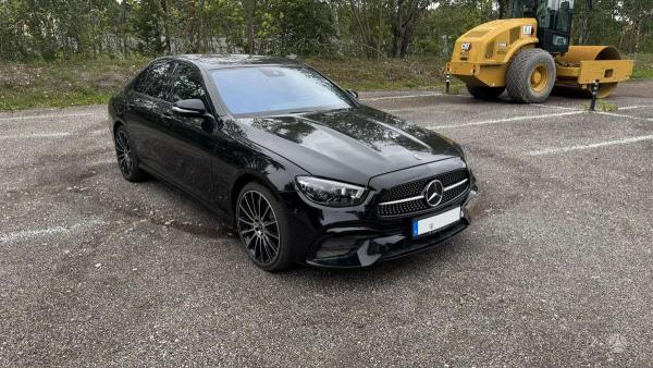 Melns Mercedes-Benz E 350 2018 Viļņa, ar dzinēja tilpumu 1.99 L un nobraukumu 112 tūkst. km par 25000 €, foto 5 vietnē AUTOMOTO.COM.LV