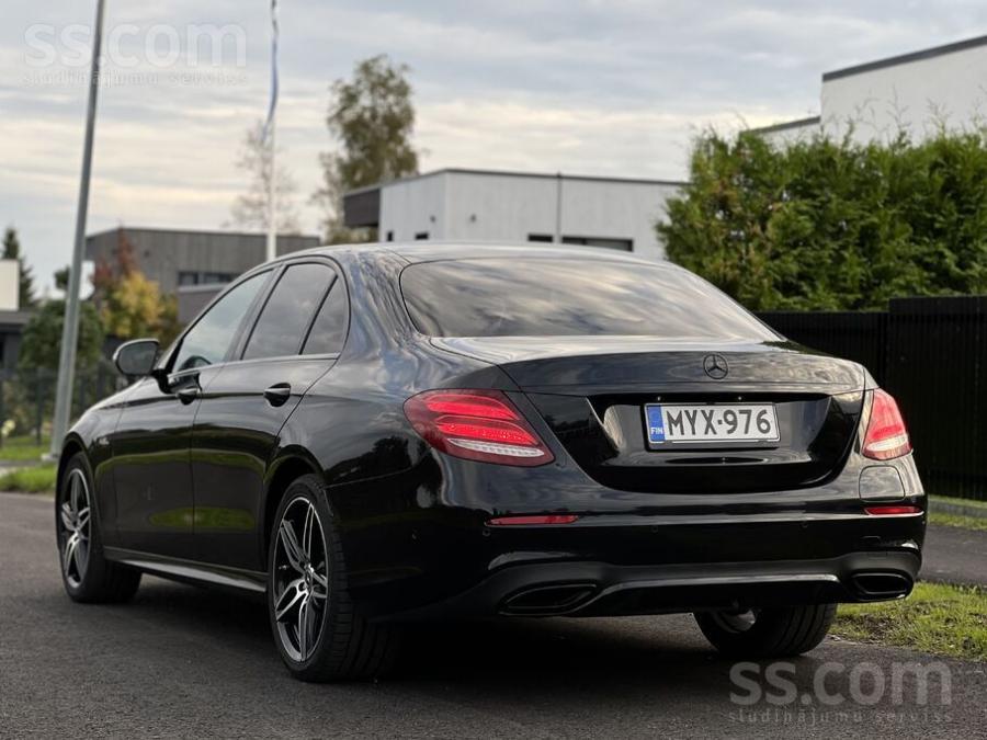 Black Mercedes-Benz E 350 2018 in Valka, with an engine capacity of 2.00 L and mileage of 169 thousand km for 18900 €, photo 5 on AUTOMOTO.COM.LV