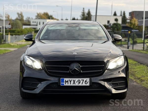 Mercedes-Benz E 350 2018 in Valka on AUTOMOTO.COM.LV Black Mercedes-Benz E 350 2018 in Valka, with an engine capacity of 2.00 L and mileage of 169 thousand km for 18900 €, photo 6 on AUTOMOTO.COM.LV