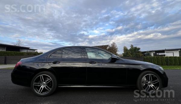 Mercedes-Benz E 350 2018 in Valka on AUTOMOTO.COM.LV Black Mercedes-Benz E 350 2018 in Valka, with an engine capacity of 2.00 L and mileage of 169 thousand km for 18900 €, photo 8 on AUTOMOTO.COM.LV