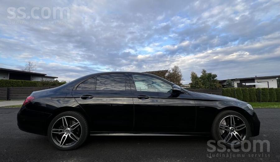 Black Mercedes-Benz E 350 2018 in Valka, with an engine capacity of 2.00 L and mileage of 169 thousand km for 18900 €, photo 8 on AUTOMOTO.COM.LV