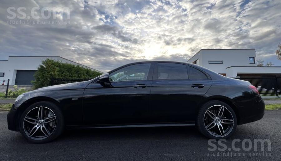 Black Mercedes-Benz E 350 2018 in Valka, with an engine capacity of 2.00 L and mileage of 169 thousand km for 18900 €, photo 9 on AUTOMOTO.COM.LV