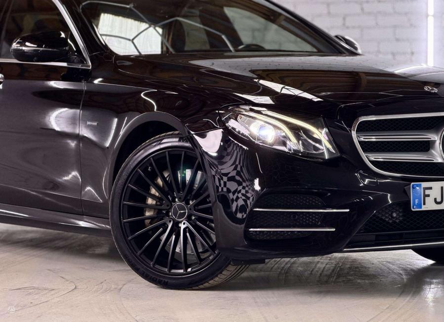 Black Mercedes-Benz E 350 2019 in Taurage, with an engine capacity of 1.99 L and mileage of 213 thousand km for 19118 €, photo 13 on AUTOMOTO.COM.LV