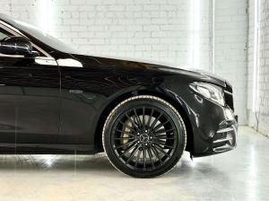 Black Mercedes-Benz E 350 2019 in Taurage, with an engine capacity of 1.99 L and mileage of 213 thousand km for 19118 €, photo 17 on AUTOMOTO.COM.LV
