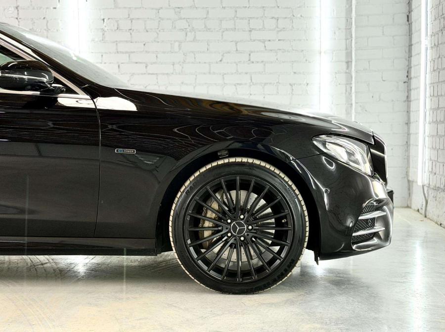 Black Mercedes-Benz E 350 2019 in Taurage, with an engine capacity of 1.99 L and mileage of 213 thousand km for 19118 €, photo 17 on AUTOMOTO.COM.LV