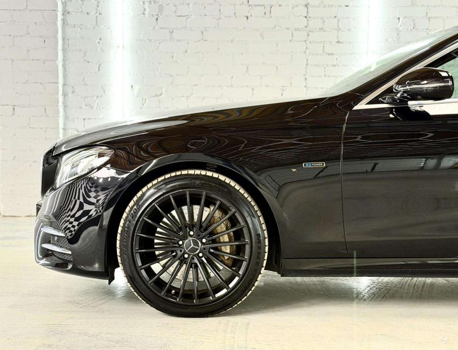 Black Mercedes-Benz E 350 2019 in Taurage, with an engine capacity of 1.99 L and mileage of 213 thousand km for 19118 €, photo 19 on AUTOMOTO.COM.LV