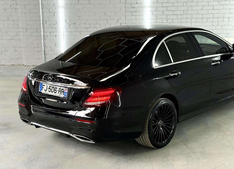 Black Mercedes-Benz E 350 2019 in Taurage, with an engine capacity of 1.99 L and mileage of 213 thousand km for 19118 €, photo 22 on AUTOMOTO.COM.LV