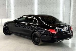 Black Mercedes-Benz E 350 2019 in Taurage, with an engine capacity of 1.99 L and mileage of 213 thousand km for 19118 €, photo 30 on AUTOMOTO.COM.LV