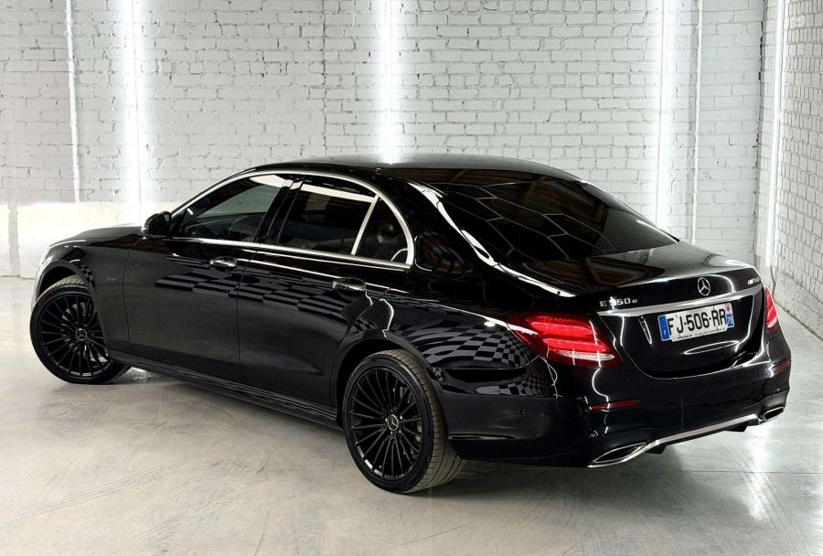 Black Mercedes-Benz E 350 2019 in Taurage, with an engine capacity of 1.99 L and mileage of 213 thousand km for 19118 €, photo 30 on AUTOMOTO.COM.LV