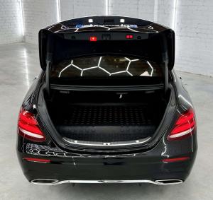 Black Mercedes-Benz E 350 2019 in Taurage, with an engine capacity of 1.99 L and mileage of 213 thousand km for 19118 €, photo 43 on AUTOMOTO.COM.LV