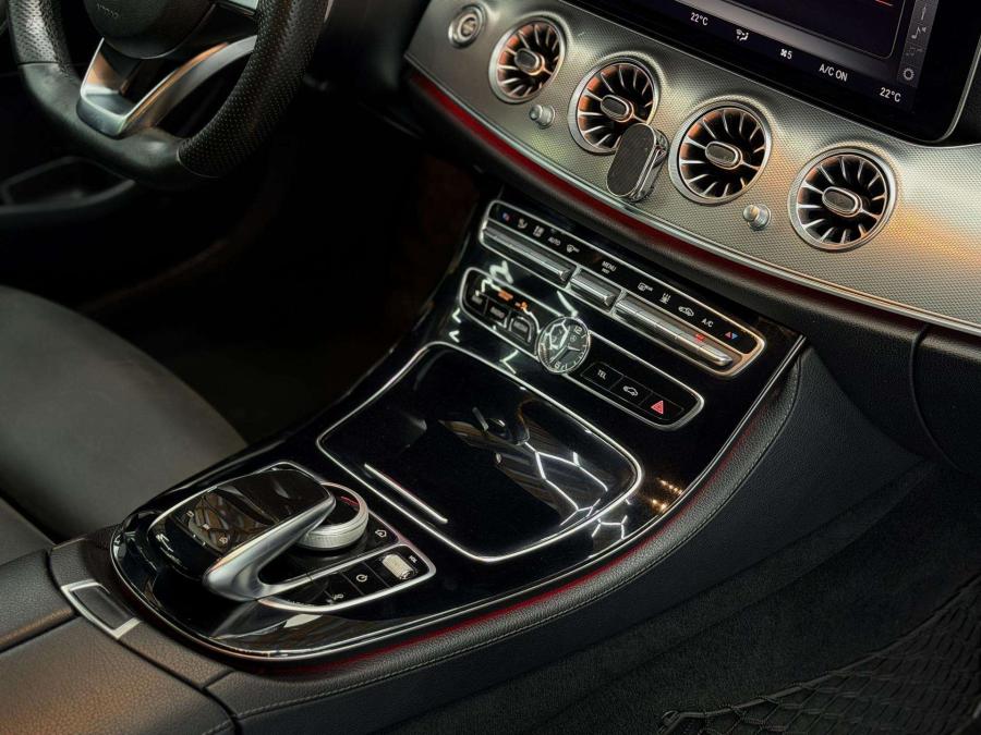 Black Mercedes-Benz E 350 2019 in Taurage, with an engine capacity of 1.99 L and mileage of 213 thousand km for 19118 €, photo 45 on AUTOMOTO.COM.LV