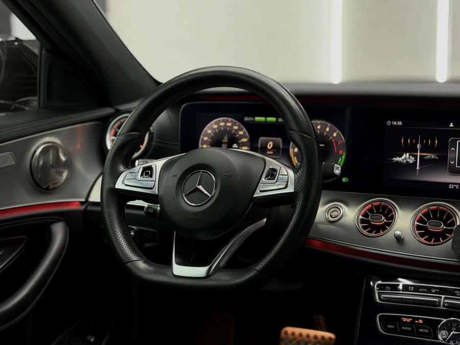 Black Mercedes-Benz E 350 2019 in Taurage, with an engine capacity of 1.99 L and mileage of 213 thousand km for 19118 €, photo 49 on AUTOMOTO.COM.LV