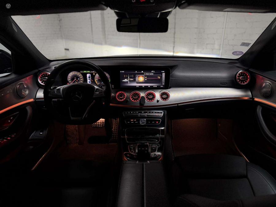 Black Mercedes-Benz E 350 2019 in Taurage, with an engine capacity of 1.99 L and mileage of 213 thousand km for 19118 €, photo 58 on AUTOMOTO.COM.LV