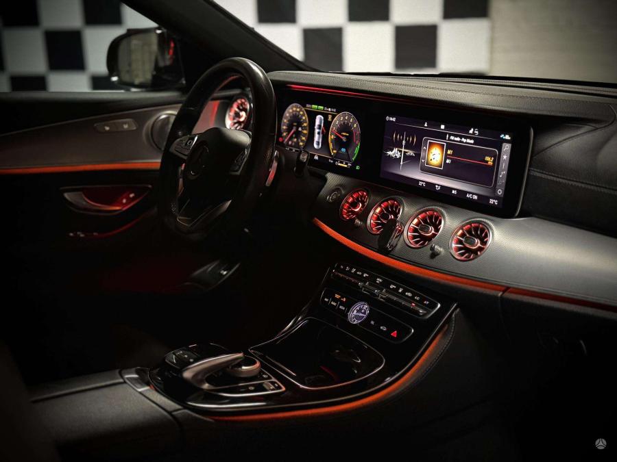 Black Mercedes-Benz E 350 2019 in Taurage, with an engine capacity of 1.99 L and mileage of 213 thousand km for 19118 €, photo 60 on AUTOMOTO.COM.LV