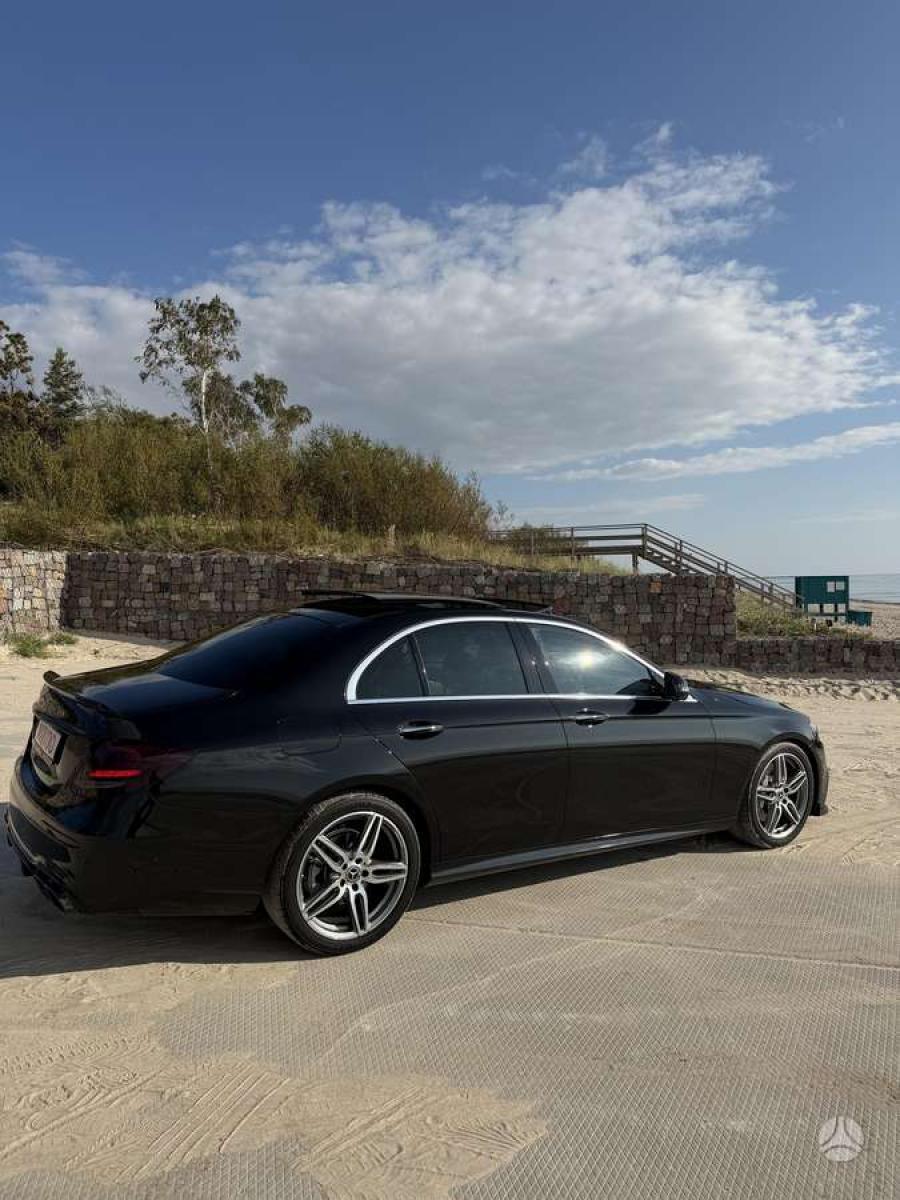 Melns Mercedes-Benz E 350 2020 Klaipėda, ar dzinēja tilpumu 2.00 L un nobraukumu 55 tūkst. km par 34700 €, foto 7 vietnē AUTOMOTO.COM.LV