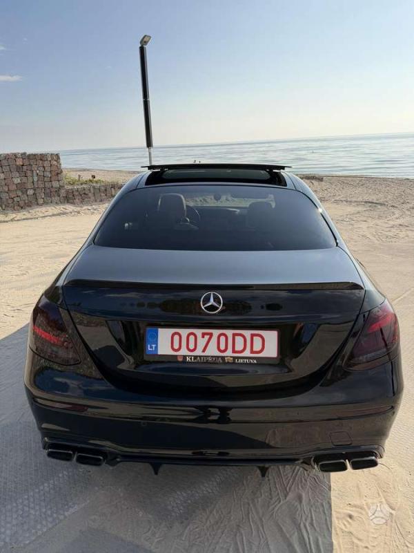 Black Mercedes-Benz E 350 2020 in Klaipeda, with an engine capacity of 2.00 L and mileage of 55 thousand km for 34700 €, photo 9 on AUTOMOTO.COM.LV