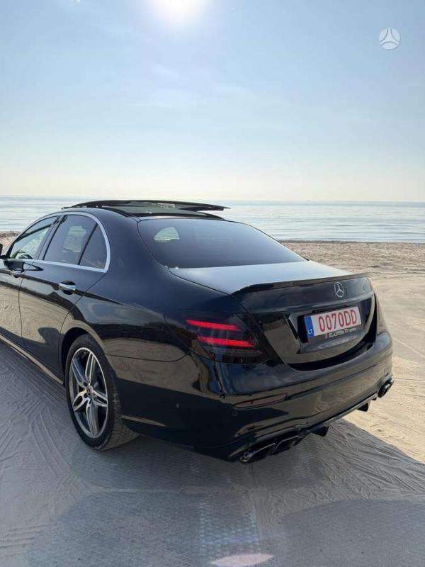 Black Mercedes-Benz E 350 2020 in Klaipeda, with an engine capacity of 2.00 L and mileage of 55 thousand km for 34700 €, photo 10 on AUTOMOTO.COM.LV